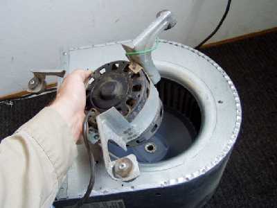 Cleaning the Blower Assembly of a Furnace - Mobile Home Repair