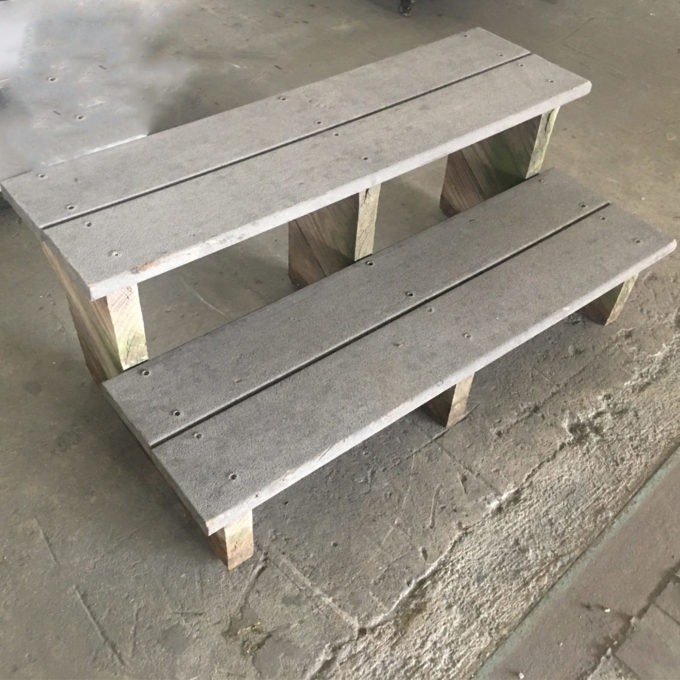 Mobile Home Steps: Fiberglass, Metal, Wood, & Concrete Mobile Home Stairs